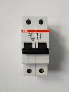 CB ABB 40A 2 cực | VNAV - Mạng Nghe nhìn Việt nam